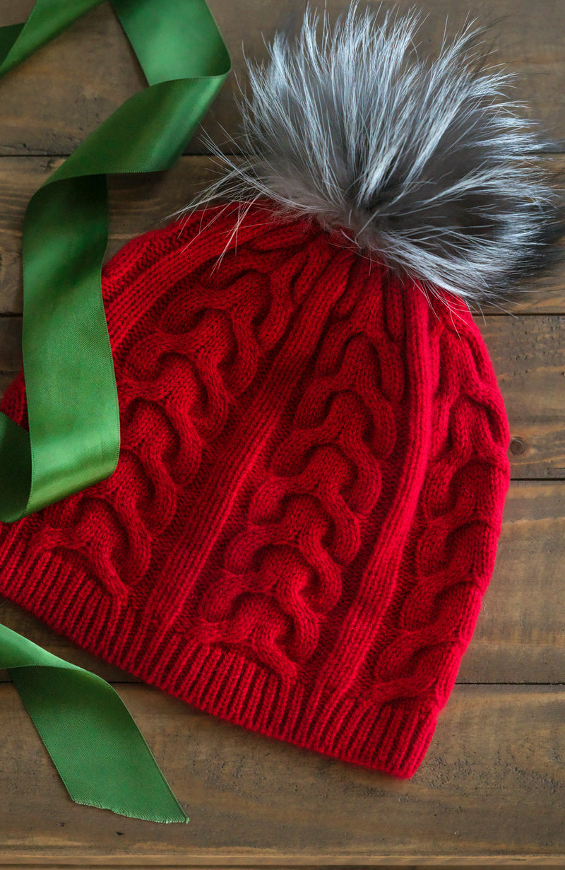 Staghorn Cable Knit Cashmere Hat with Plush Fur Pom | Amicale Cashmere